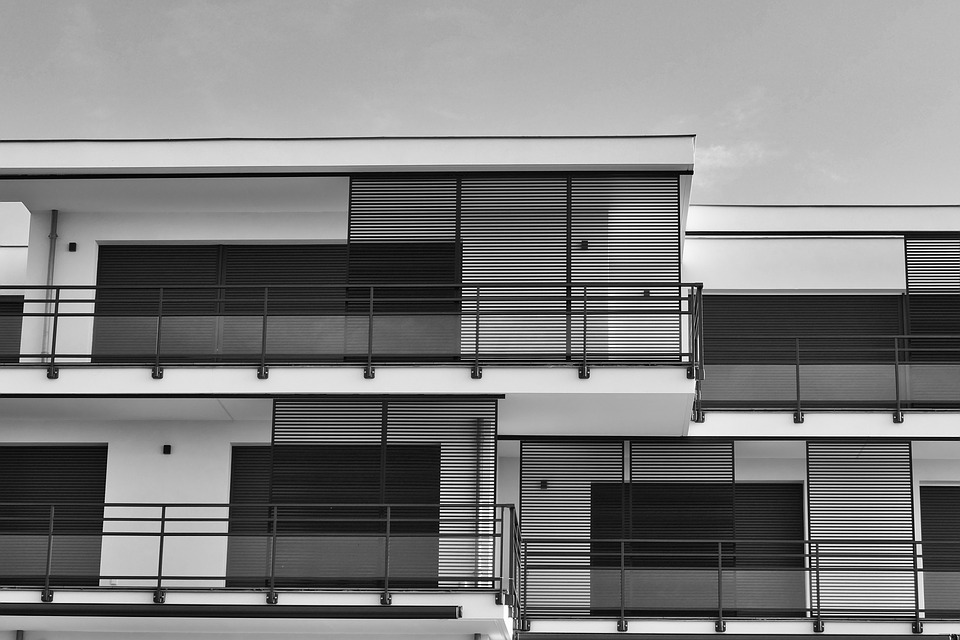 Comment créer une pente minimale lors de la construction d'un toit plat ...